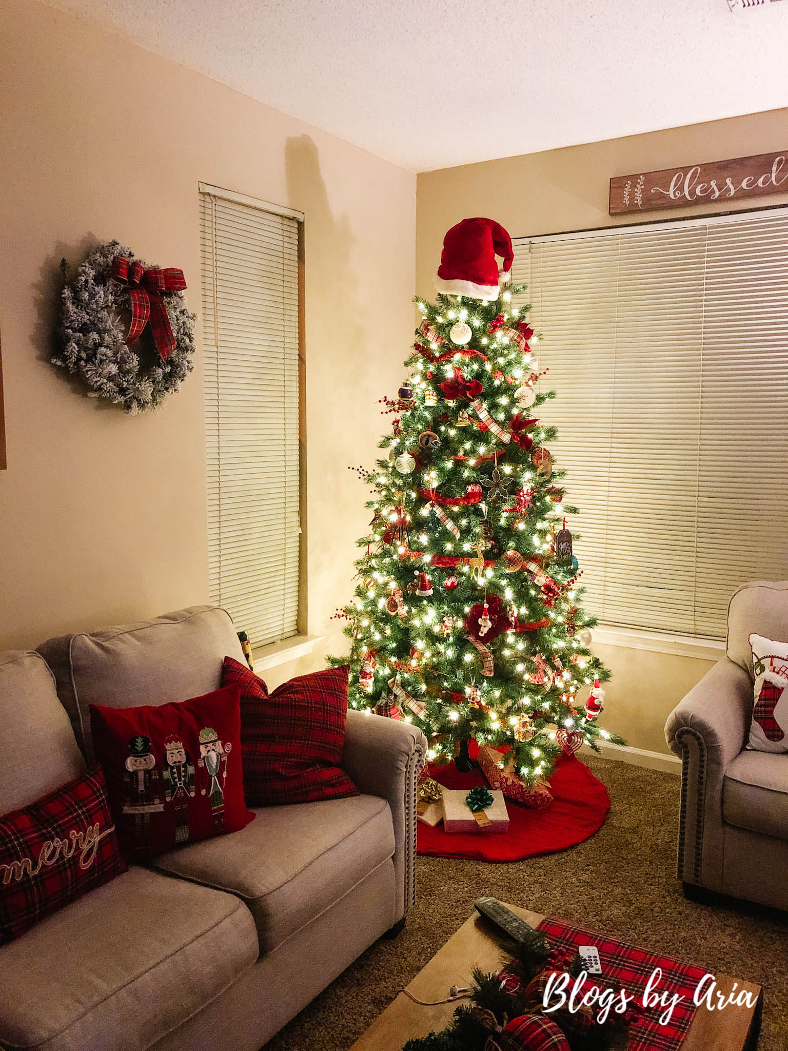 Christmas Living Room - Blogs by Aria