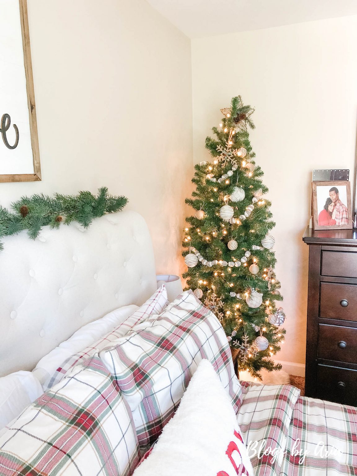 Christmas Master Bedroom - Blogs by Aria
